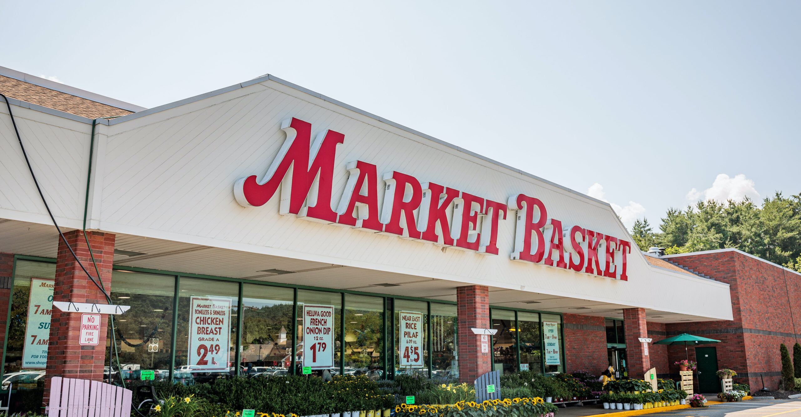 ROWLEY MARKET PLACE - DSM Realty