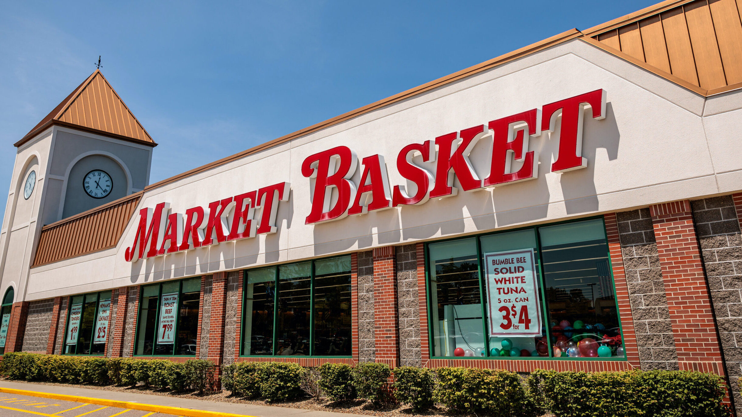 MARKET BASKET - DSM Realty
