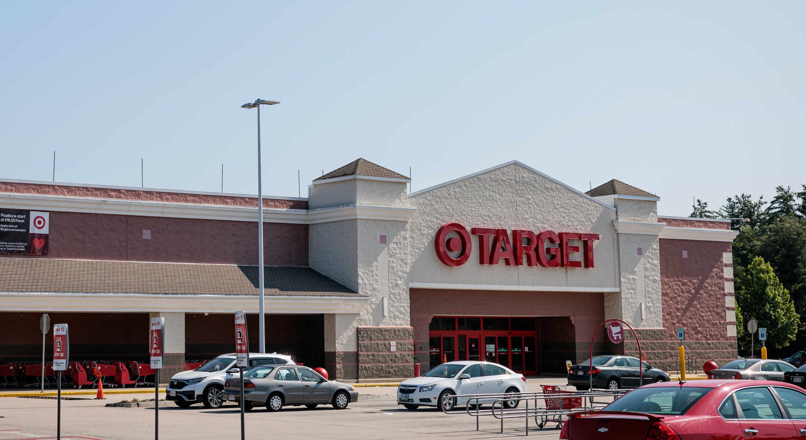 TARGET PLAZA - DSM Realty